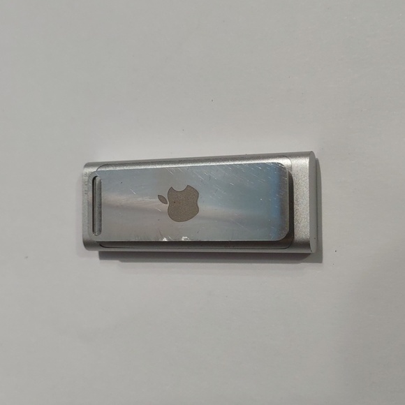 Apple | Portable Audio & Video | 209 Apple Ipod Shuffle 3rd Generation | Poshmark